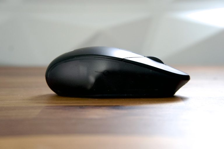 Logitech G303 Shroud Edition Mouse Review