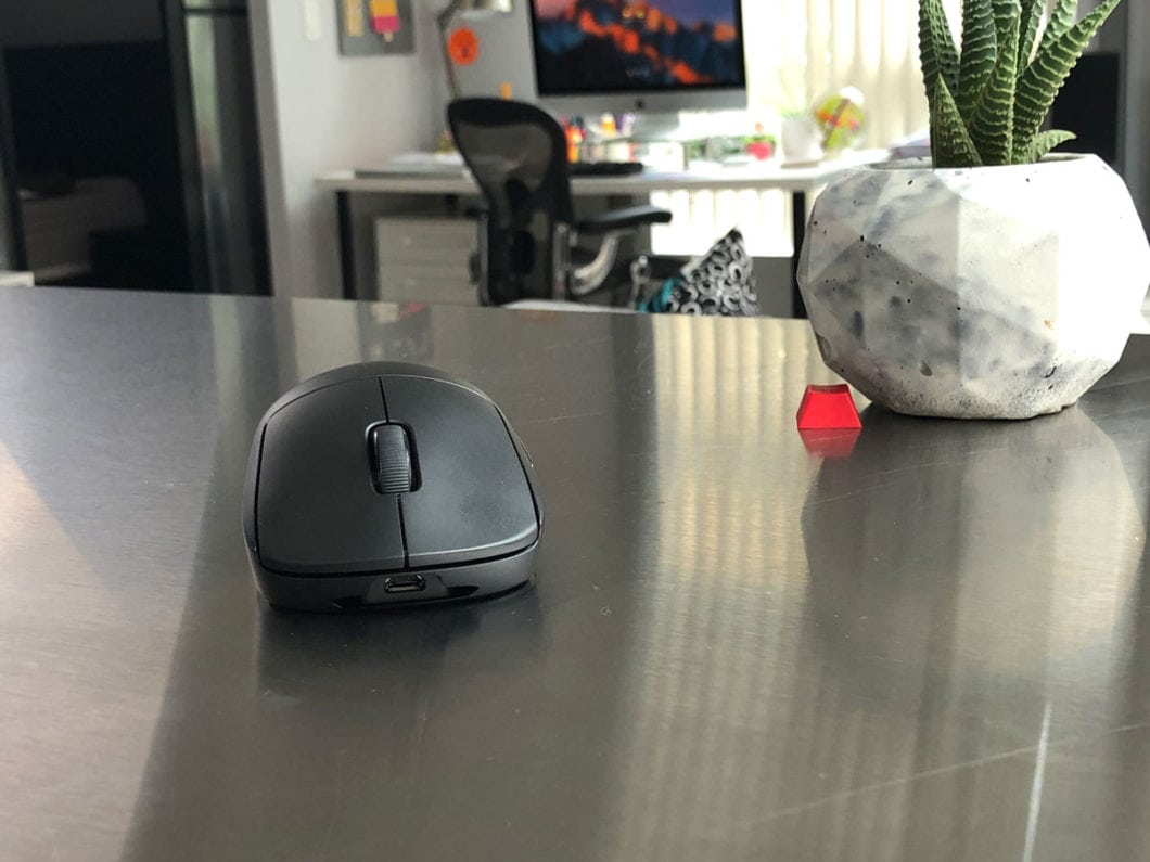 Logitech G Pro Wireless Review - Super Light With Amazing Battery Life